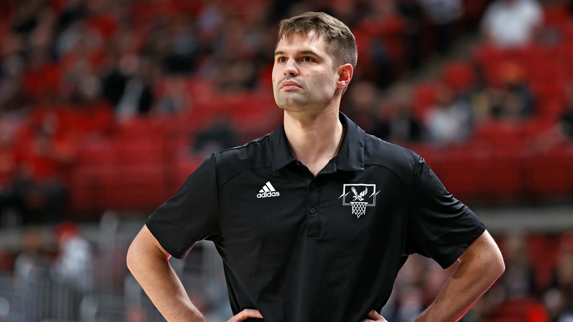 Washington State hires David Riley away from Eastern Washington as ...