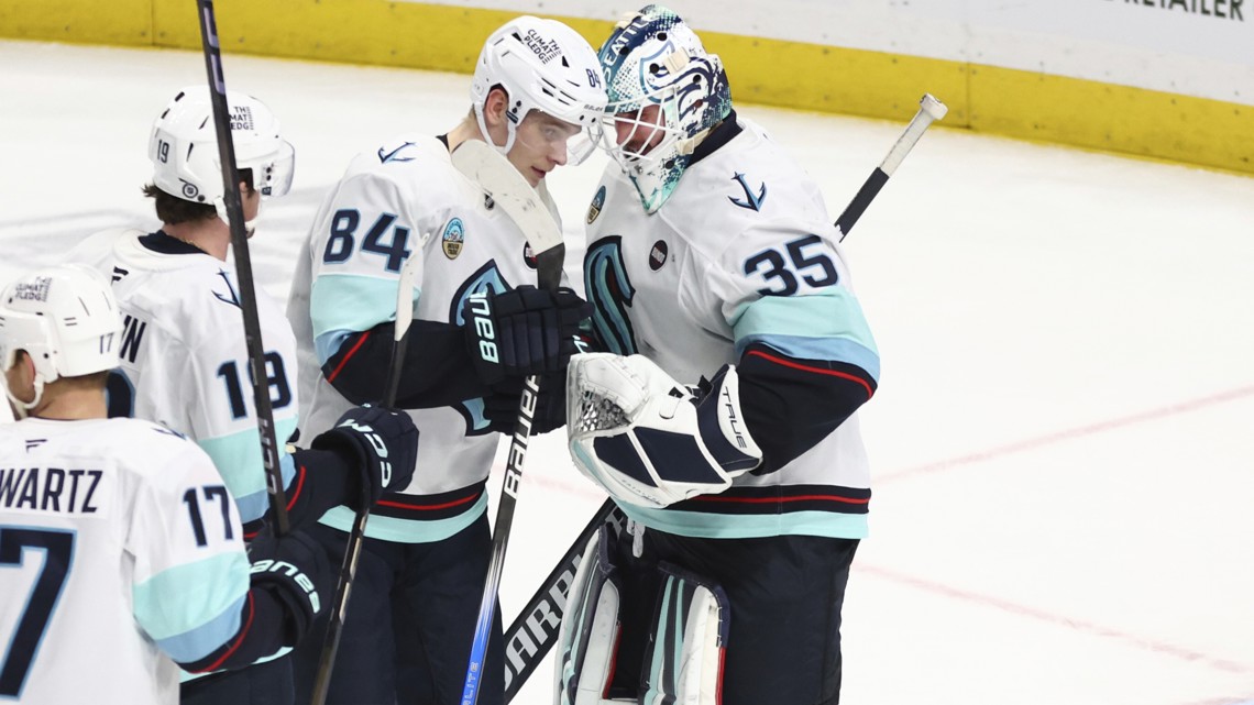 Kaapo Kakko scores twice in 3rd period in the Kraken's 6-2 victory over ...