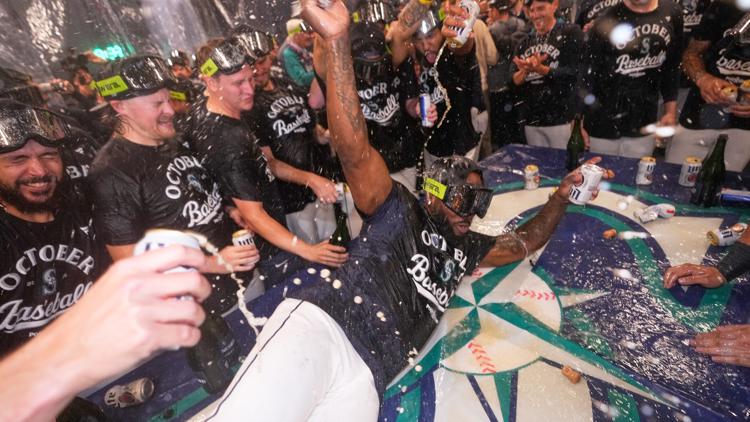 Seattle Mariners clinch playoff berth, eye division title | king5.com