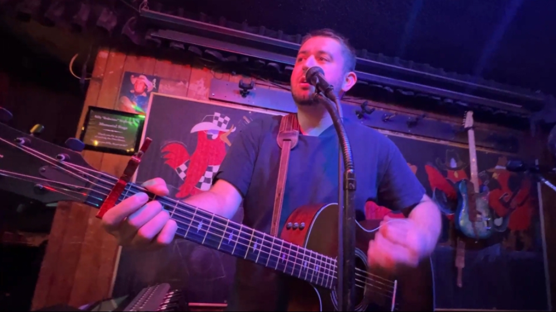 The Little Red Hen defies Seattle Freeze with warmth...for now | king5.com