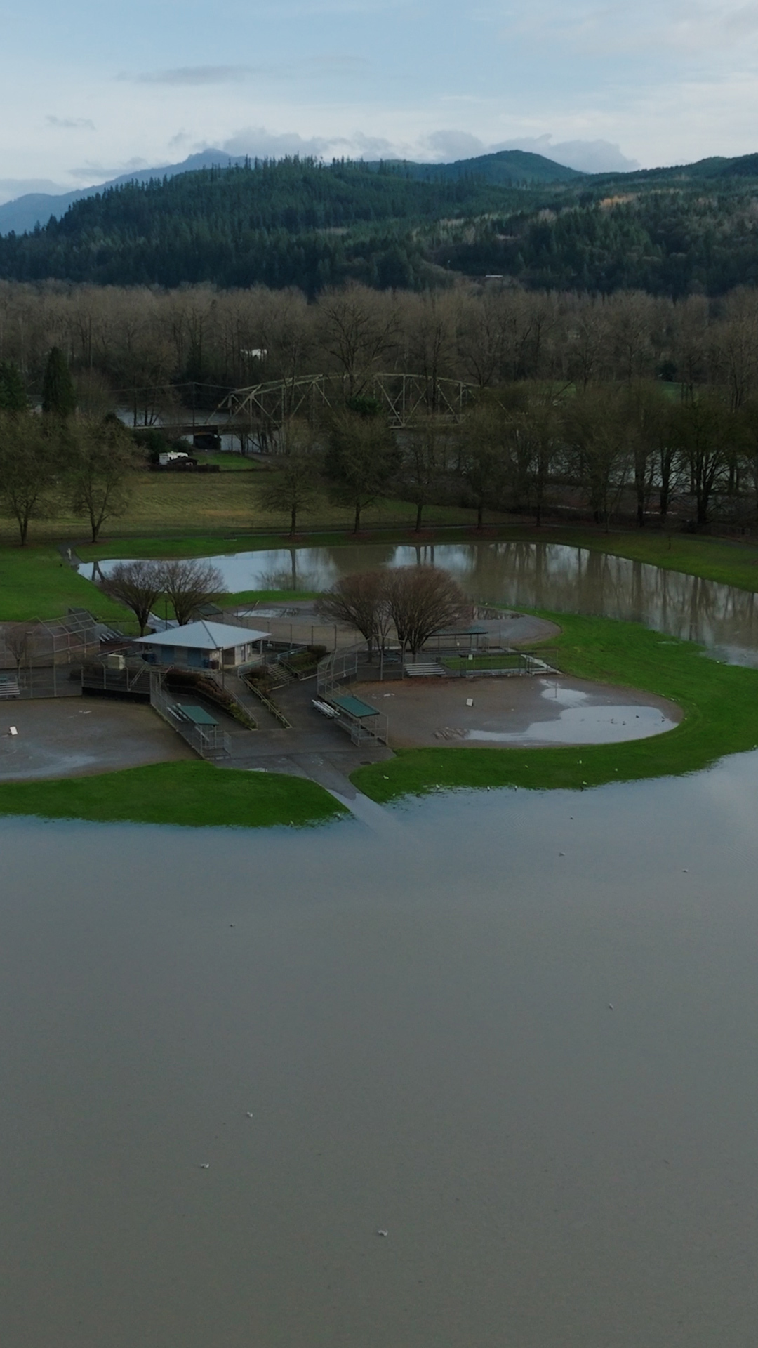 Heavy rains leads to Monroe flooding | king5.com