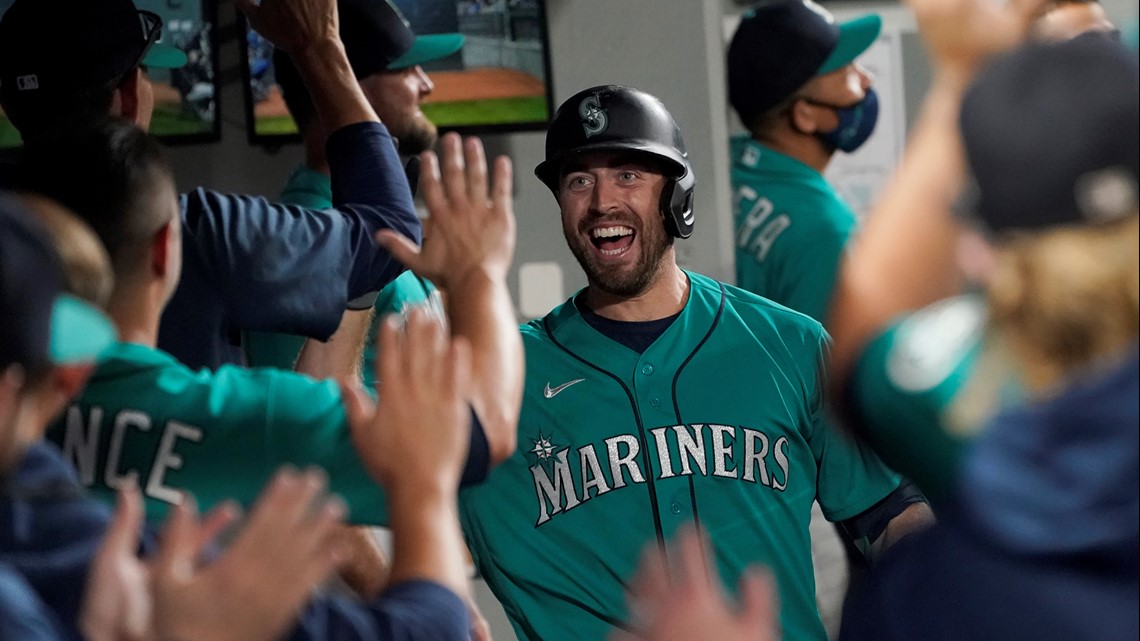 Mariners inch closer in wild-card chase, top D'backs 5-4 | king5.com