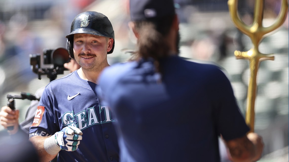 Seattle's Cal Raleigh edges Aaron Judge for Baseball Digest player of ...