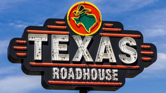 First publicly-accessible Texas Roadhouse in Western WA now open ...