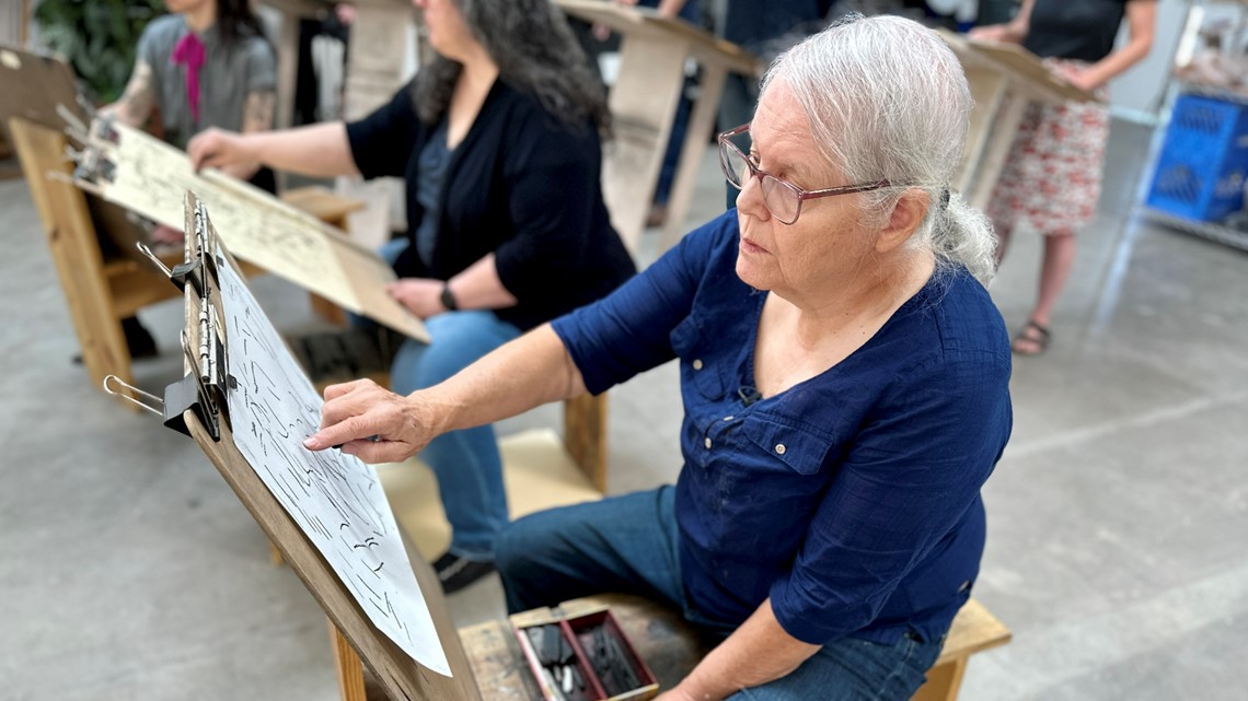 Blind artist from Seattle keeps working and regains some sight | king5.com