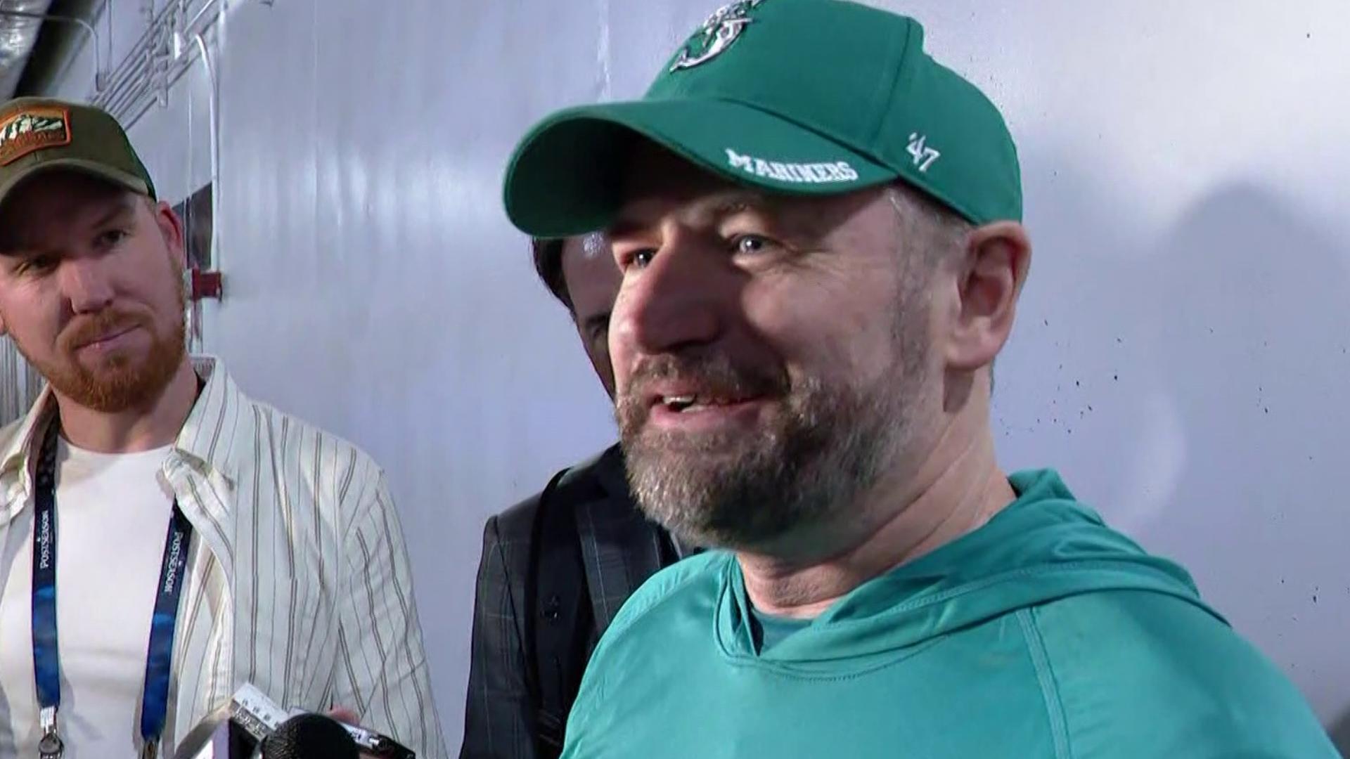 'Dump 61 Here': Mariners fan catches Cal Raleigh's 61st home run ...