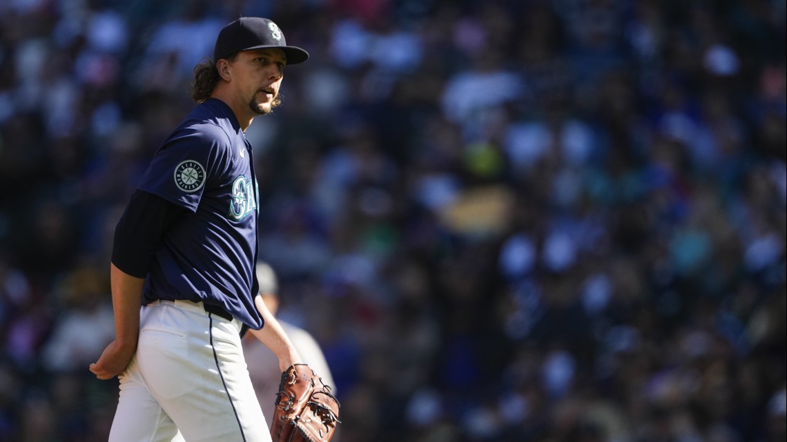 Logan Gilbert reaches 200 Ks, Mariners stay on edge of playoff race ...