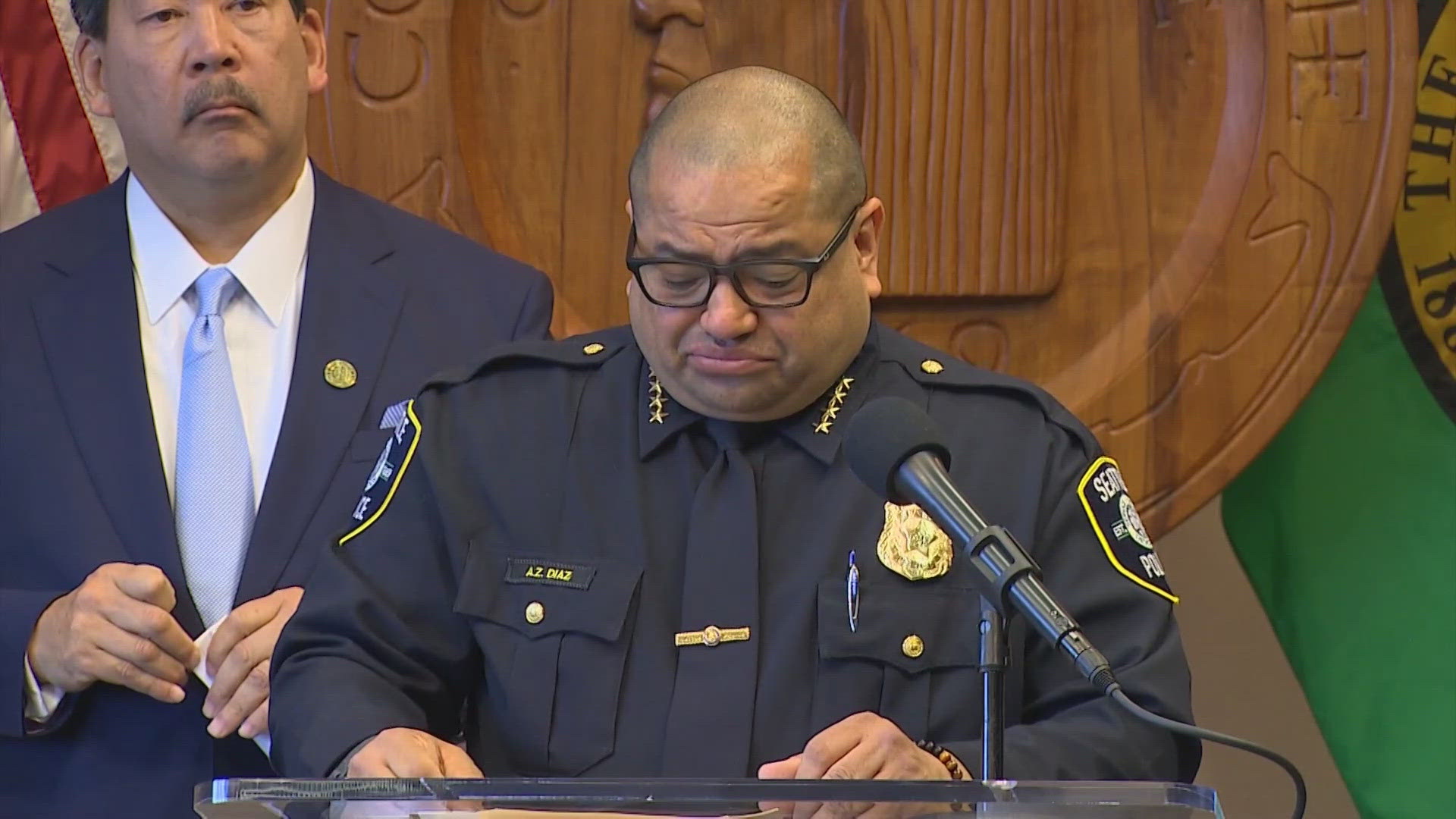 Seattle camera store brings film community together | king5.com