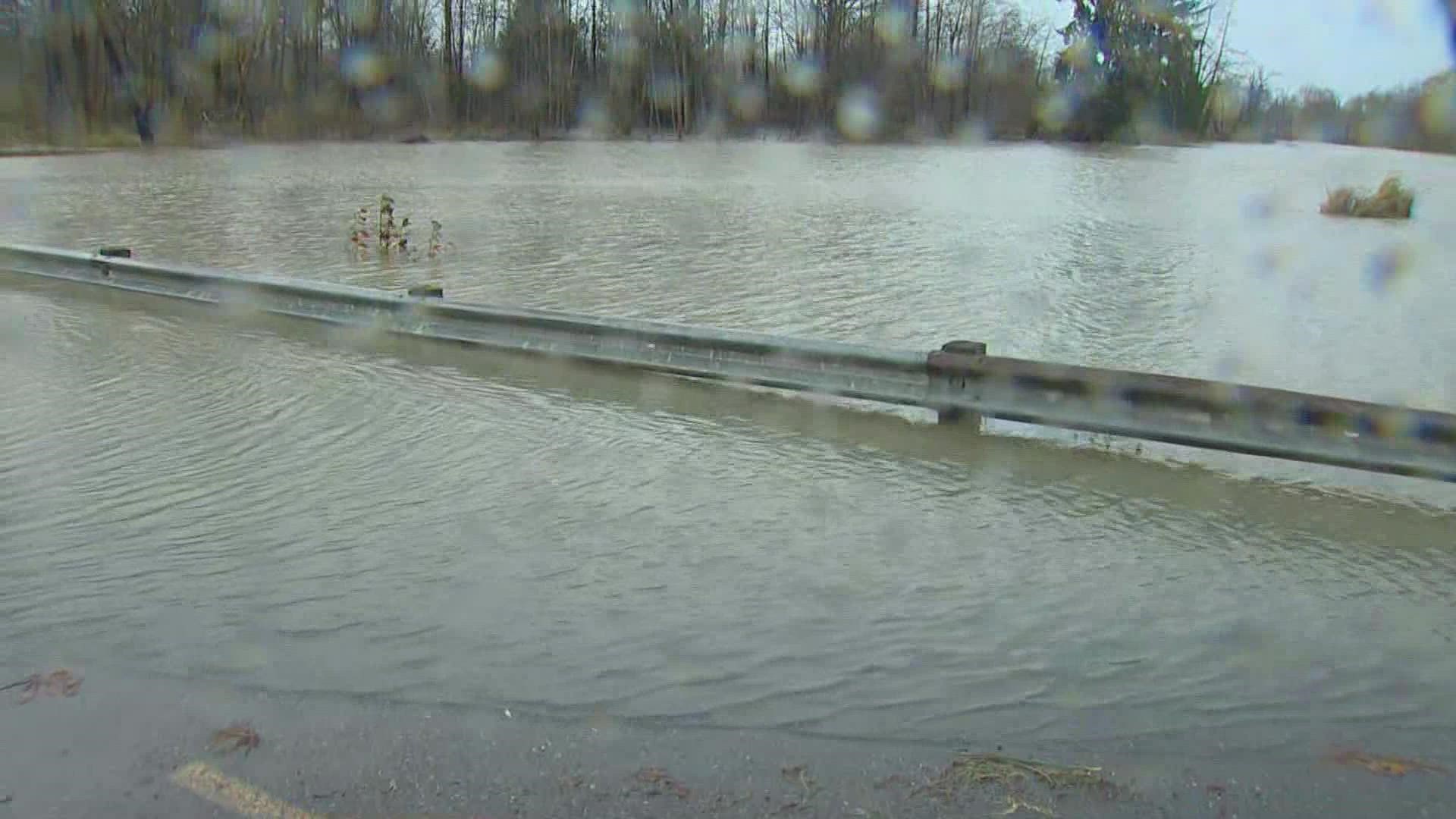 Intense wind adding to road flooding in Hamilton | king5.com