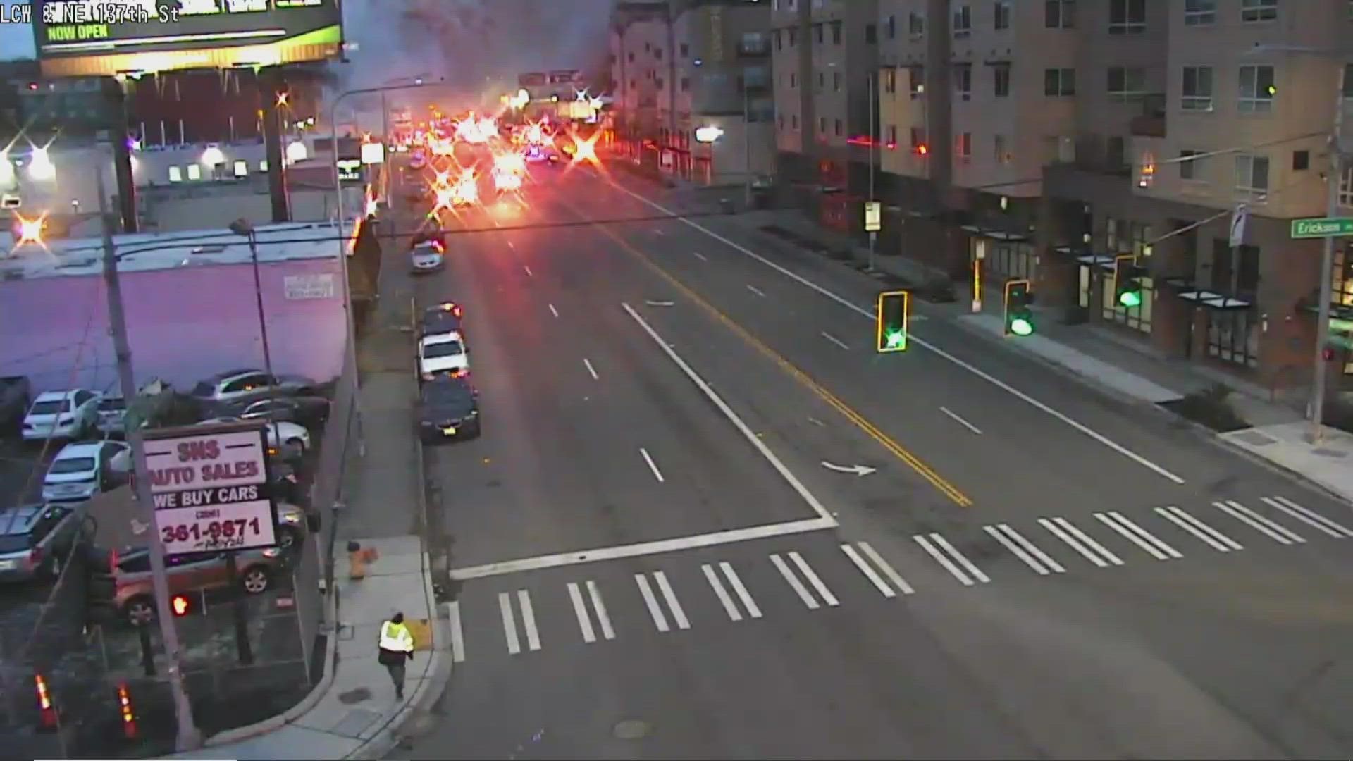 BREAKING: Fire blocking Lake City Way in North Seattle | king5.com