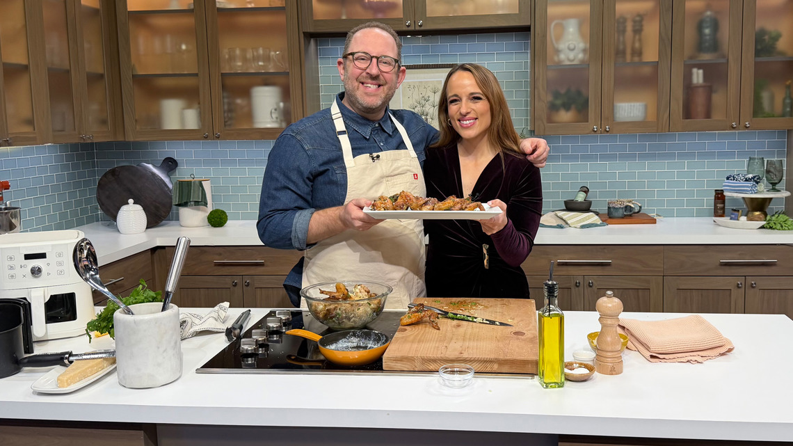 These Air Fryer Garlic Parmesan Wings are chef’s kiss! | king5.com