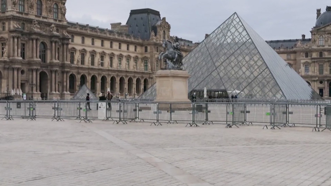 Thieves behind Louvre heist still at large | king5.com