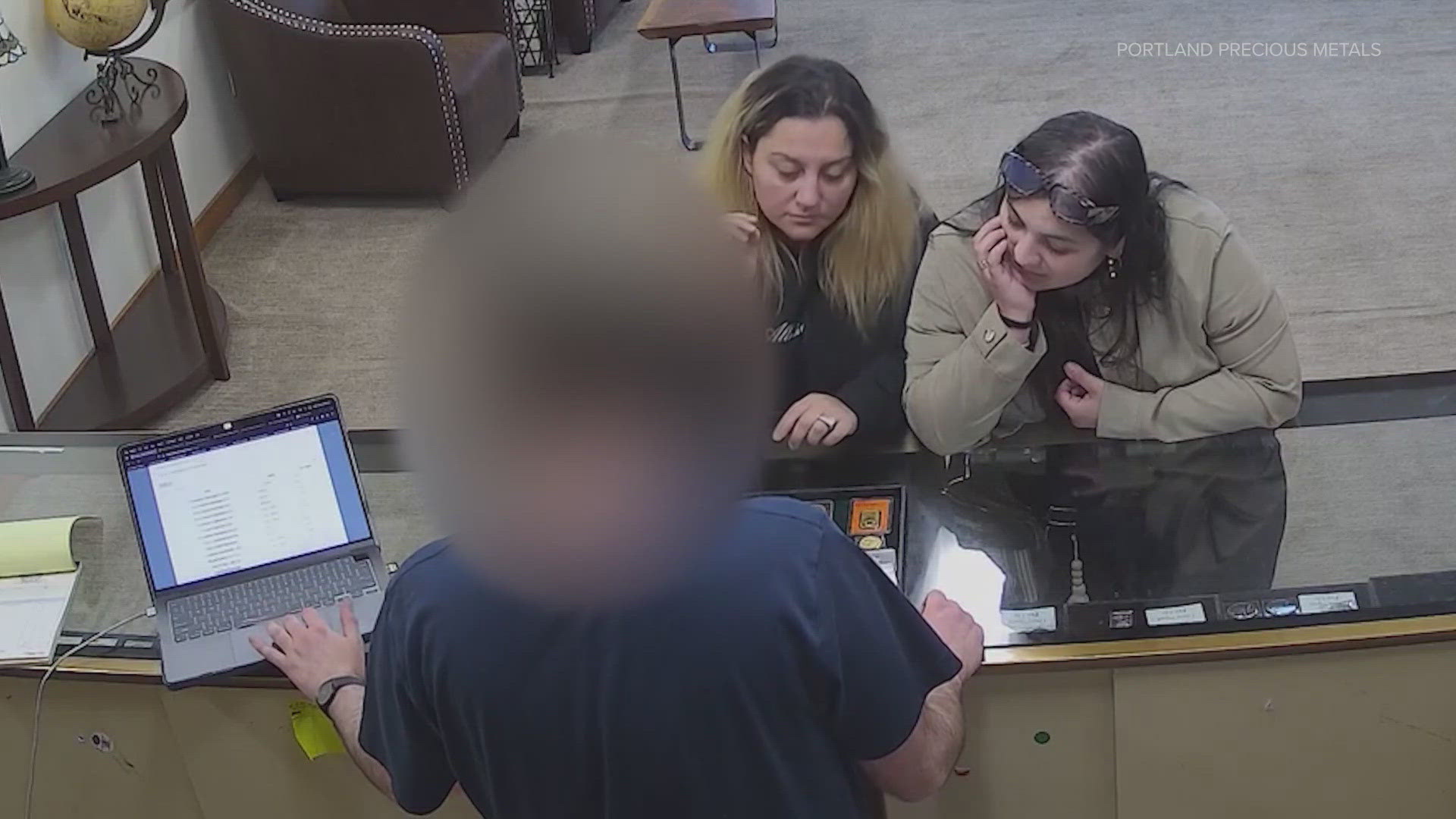 Police seek help to identify two robbery suspects | king5.com