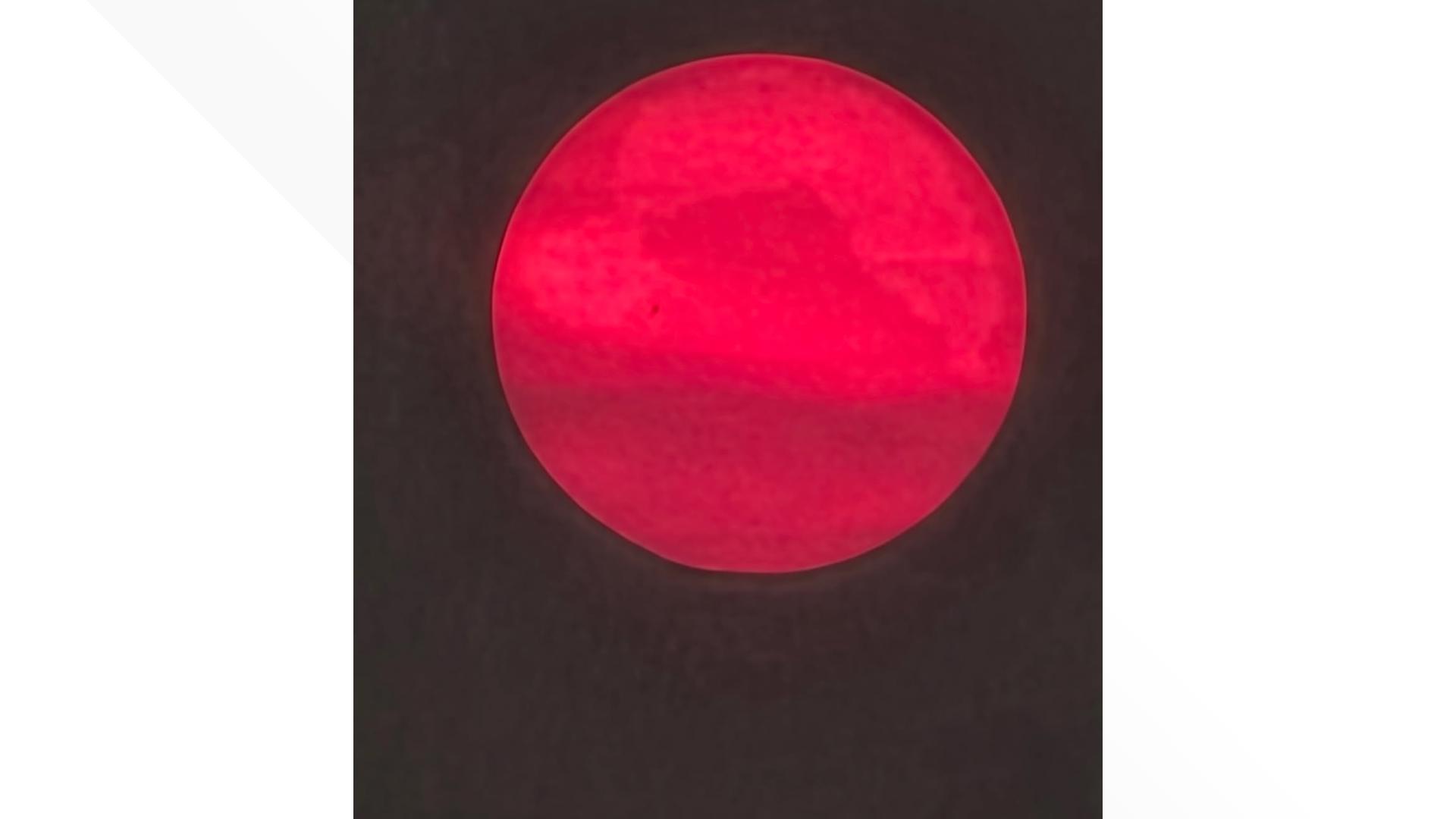 Wildfire smoke causes red moon, hazy skies over western Washington ...