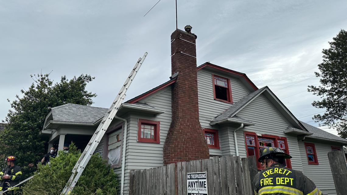 Everett suspect wedges himself in chimney during failed escape, police ...