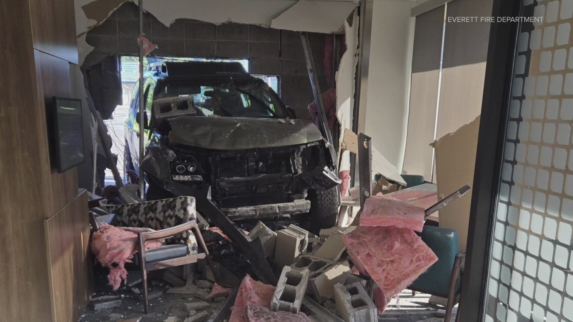 Vehicle fire spreads to garage units at Puyallup apartment complex ...