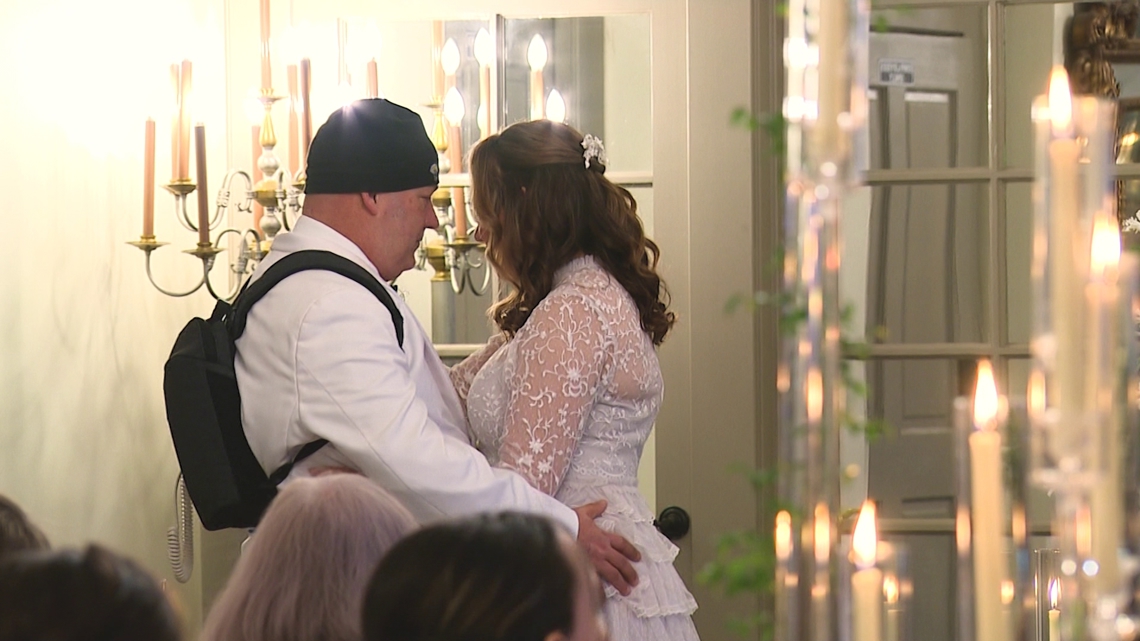 Washington veterans celebrate free wedding amid terminal diagnosis ...