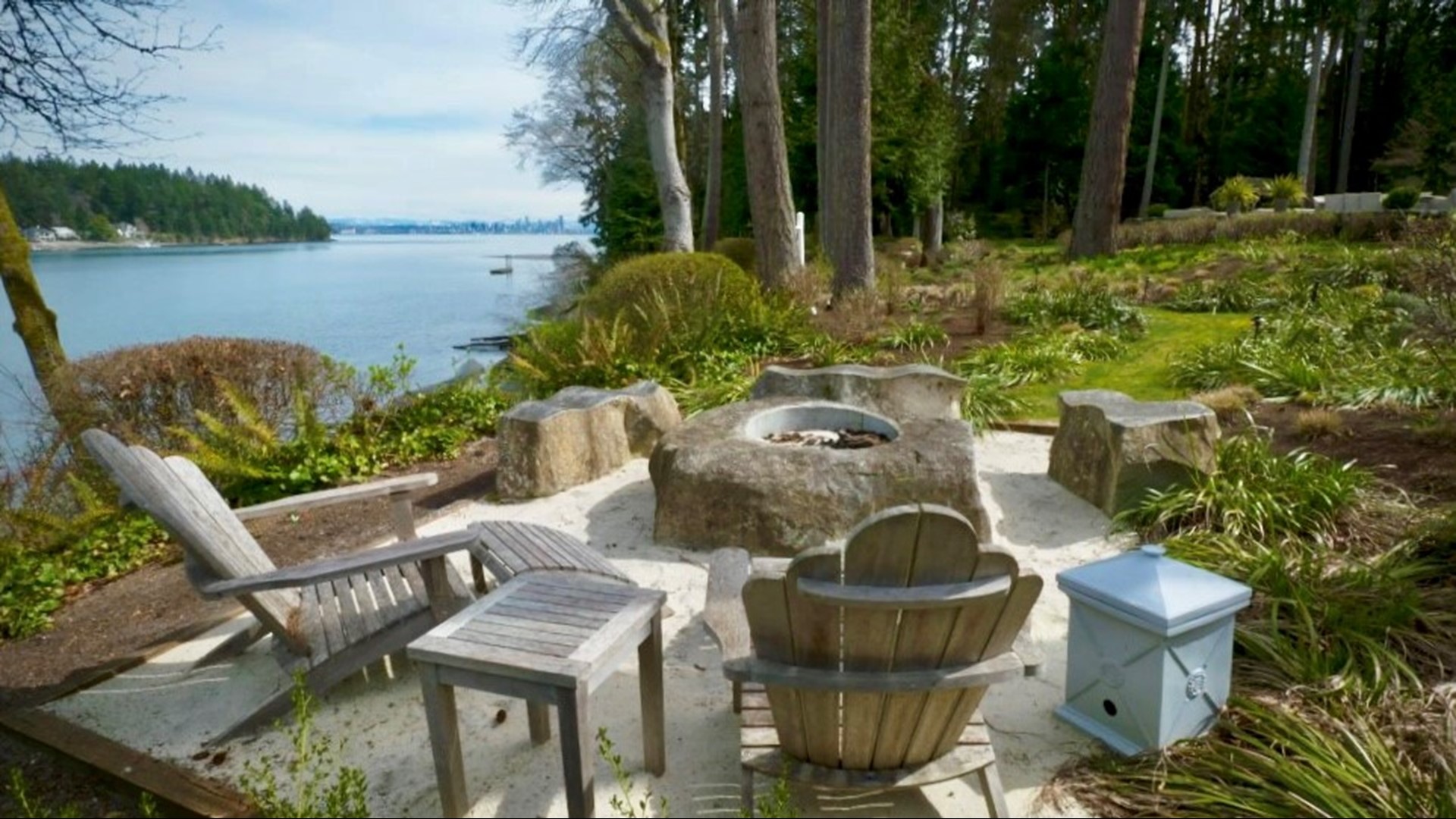Dreamy Bainbridge Island home has Hampton vibes - Unreal Estate | king5.com