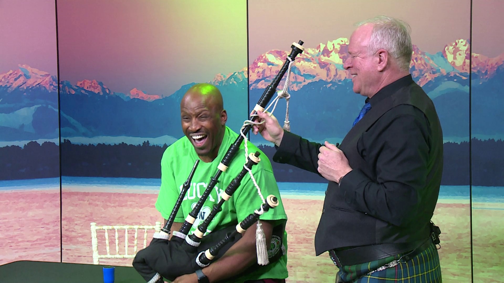 Terry Tries bagpipes - New Day NW | king5.com