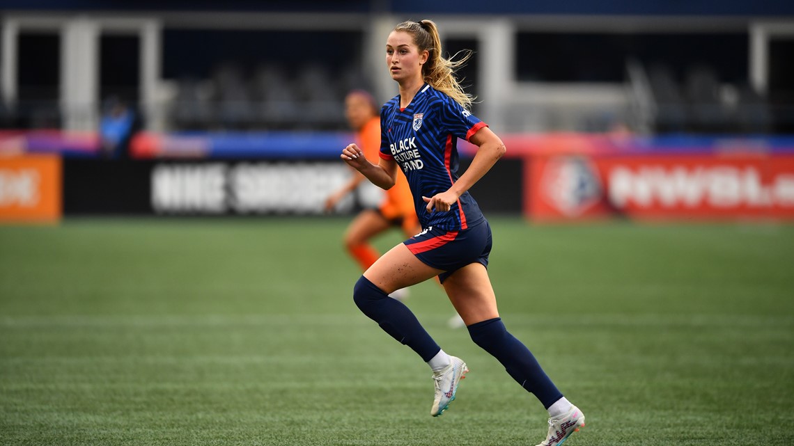 OL Reign defeat Houston 2-0 taking over 1st place | king5.com