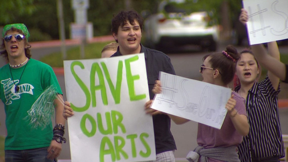Kent students protest reductions to music, fine arts programs | king5.com