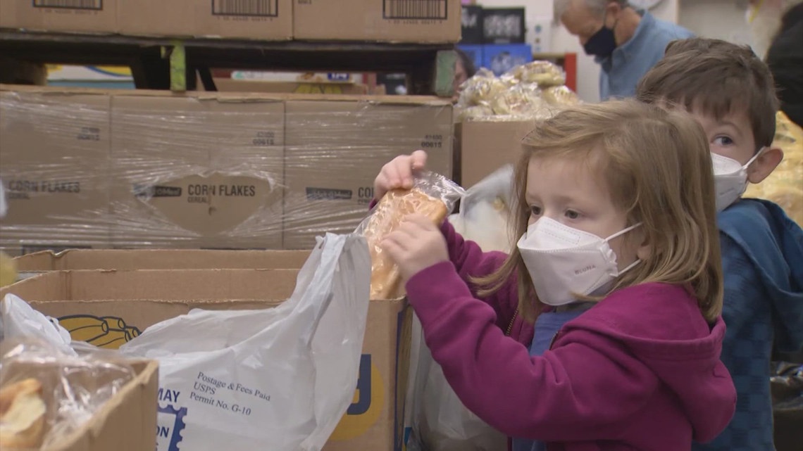 Washington's largest food drive is returning | king5.com