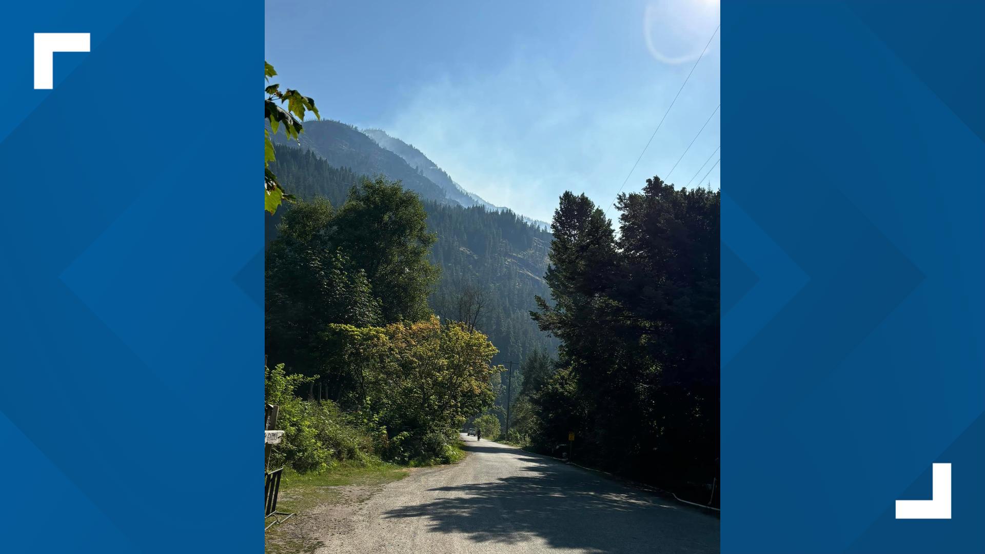 'Go now:' Level 3 evacuation issued as Pioneer Fire creeps close to ...