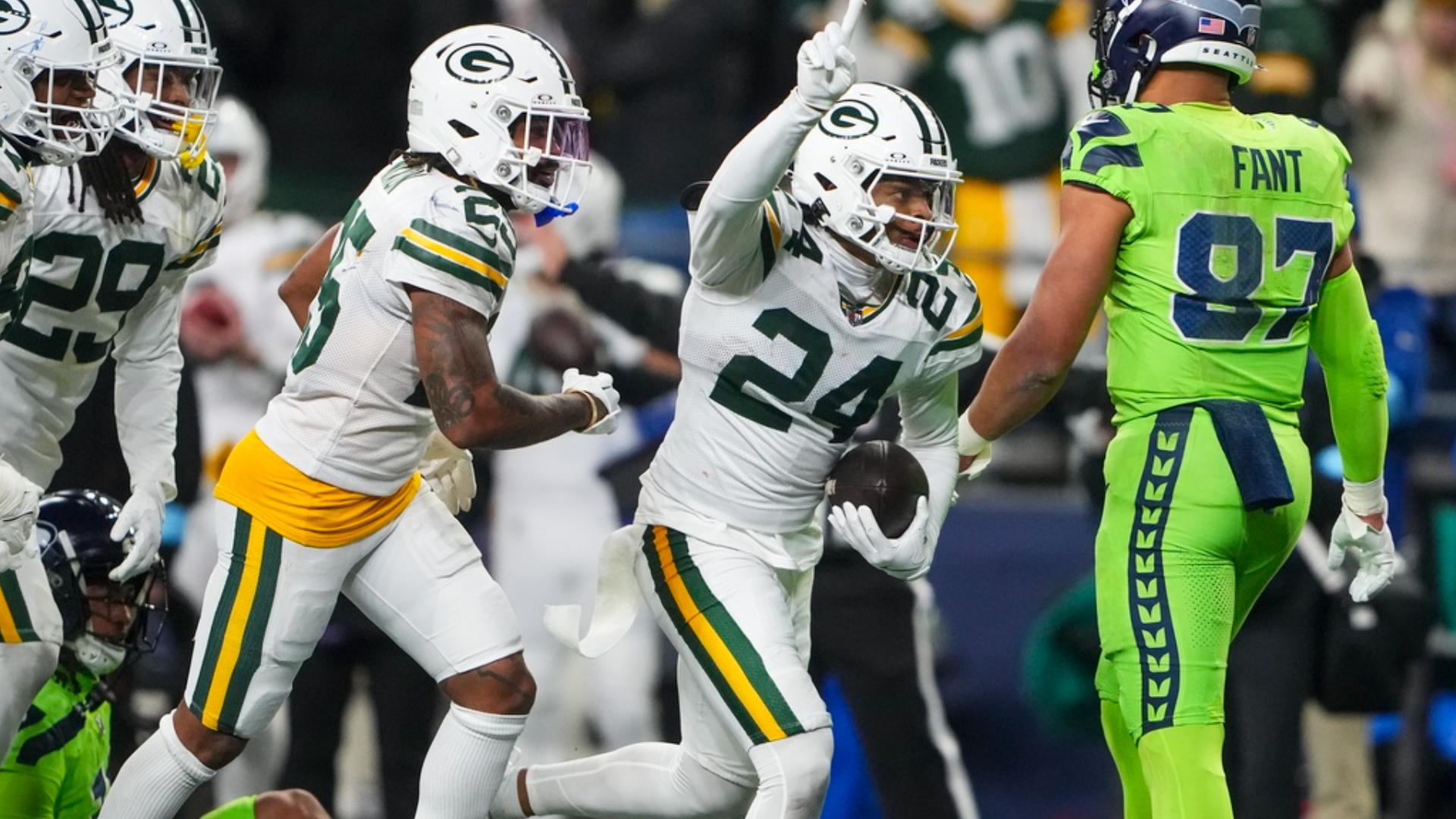 Jordan Love throws for 2 TDs and Packers beat Seahawks 30-13 as Seattle QB Geno Smith injures ...