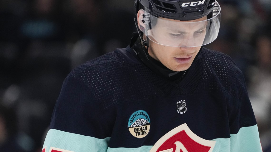 Alex Newhook scores twice, Canadiens hand Kraken 8th straight, 5-1 ...