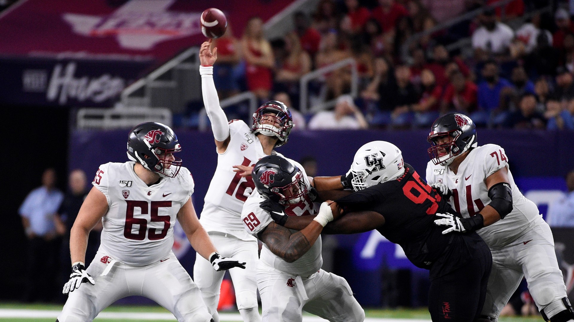 Gordon leads No. 20 Washington State over Houston 31-24 | king5.com