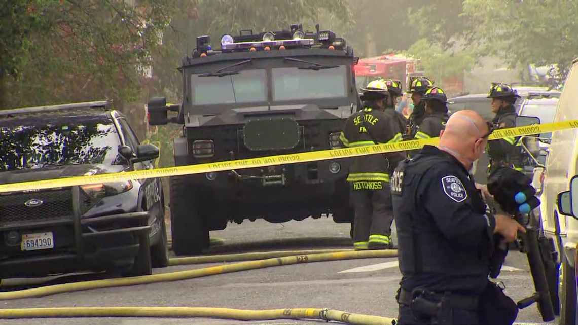 2 die in Seattle house fire after suspect tried to stab officers ...