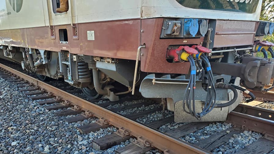 Wheel of slow-moving Amtrak train derails in Washington; no injuries ...