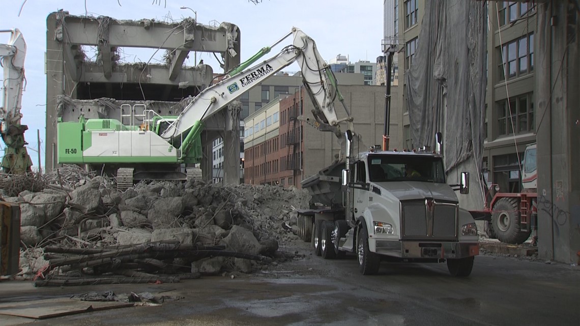 Viaduct demolition brings the end of an era to Seattle's waterfront ...