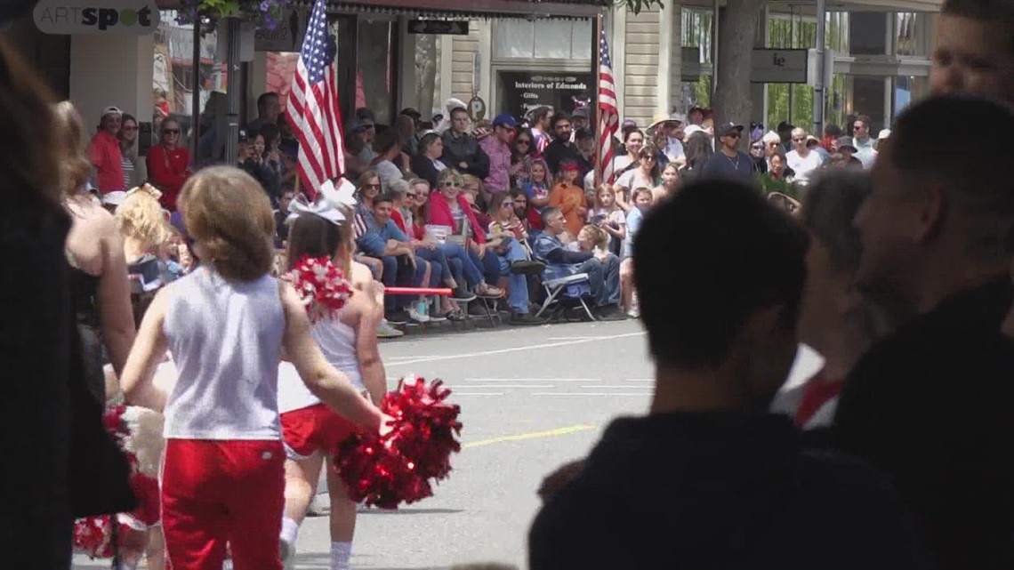 Celebrating community at 'An Edmonds Kind of 4th' | king5.com