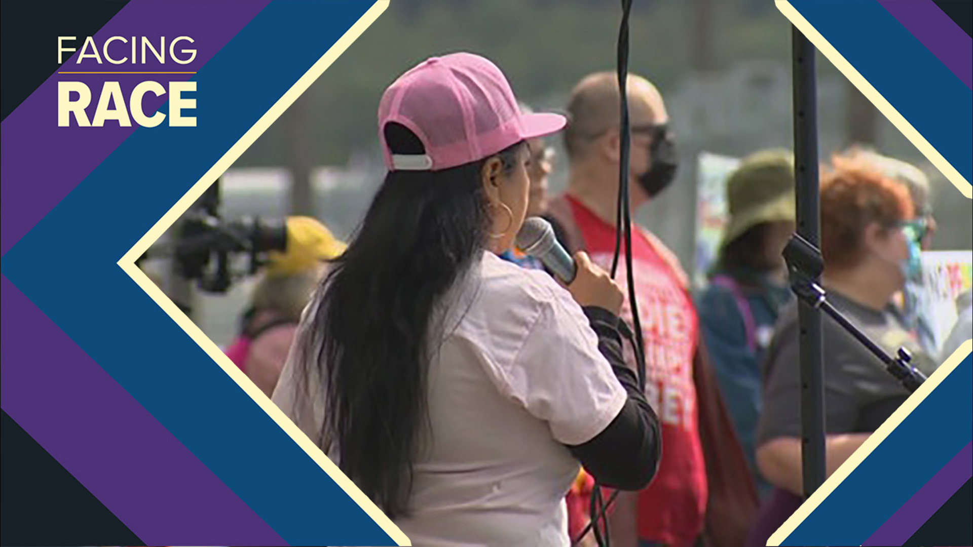 ICE deportation flights ramp up at King County's Boeing Field | king5.com