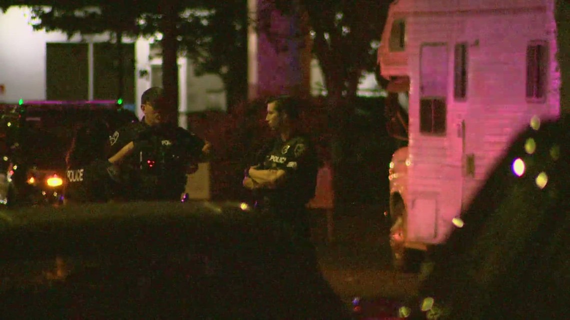 Triple shooting in Ballard under investigation by Seattle police ...