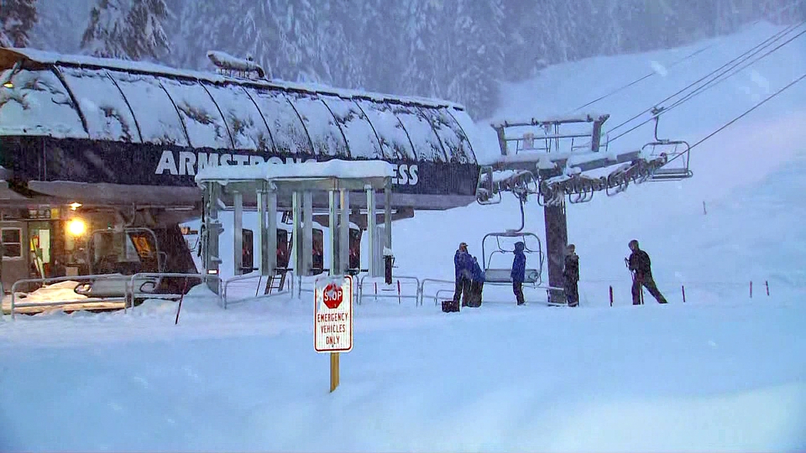 Snow levels fall overnight, bringing chance of lowland snow | king5.com