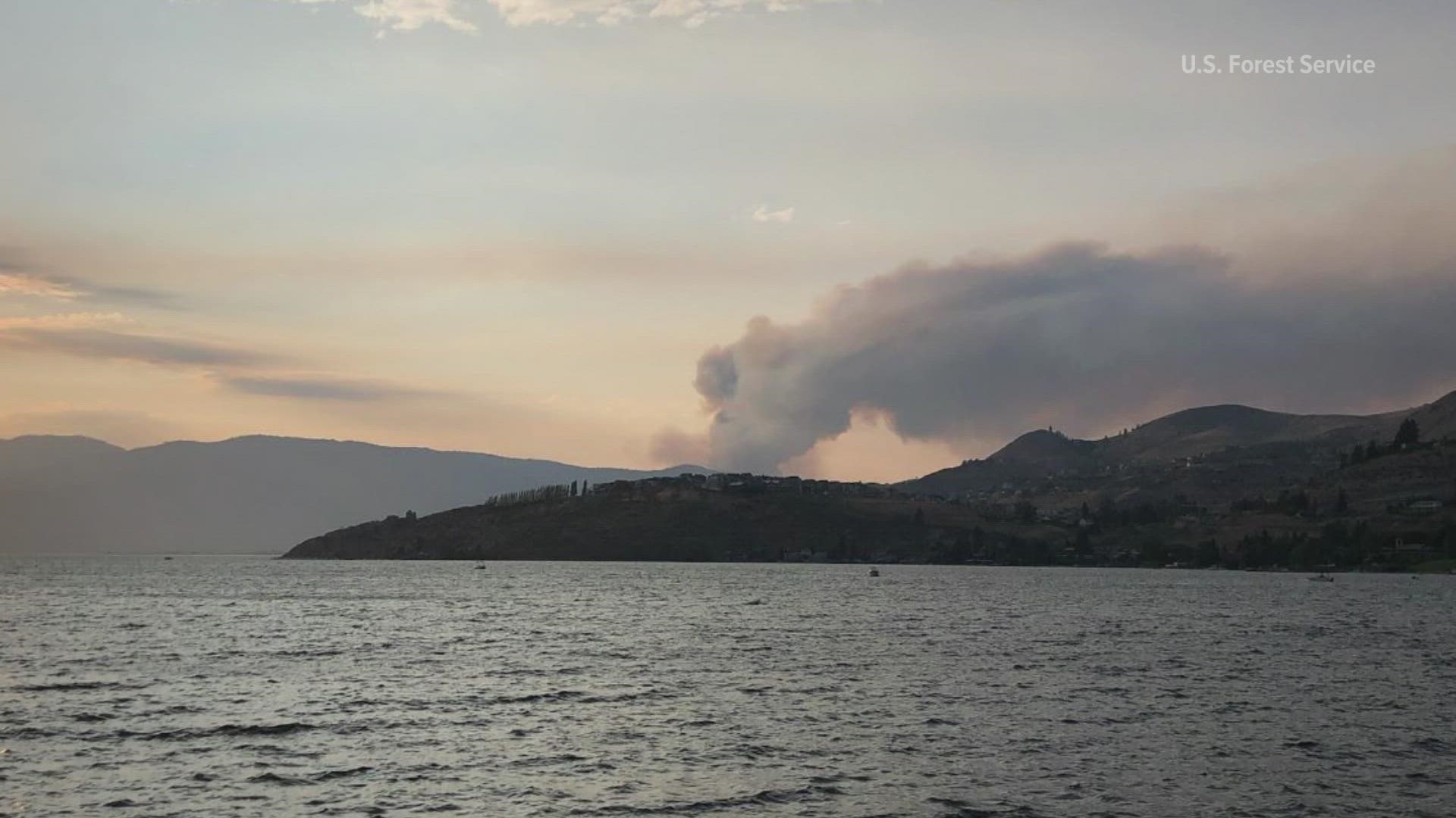 Wildfire forces evacuations near Lake Chelan | king5.com