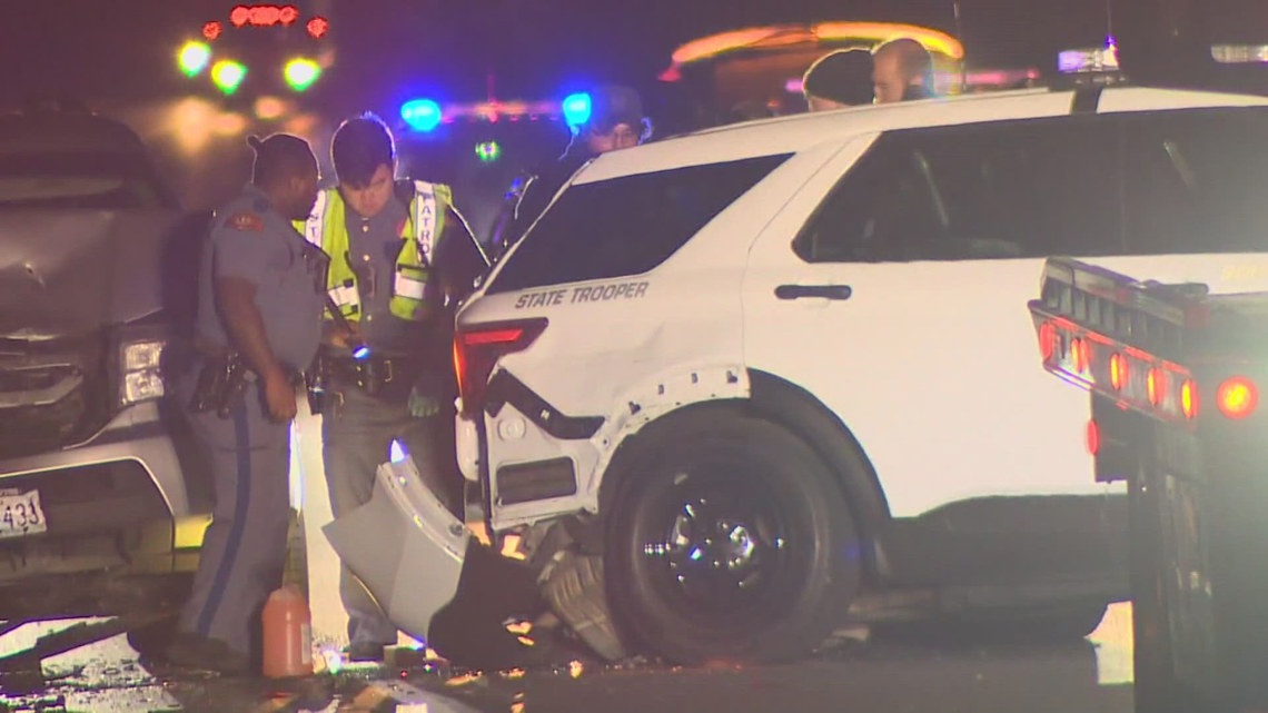 Washington State Patrol trooper, 1 other person injured in I-5 crash ...