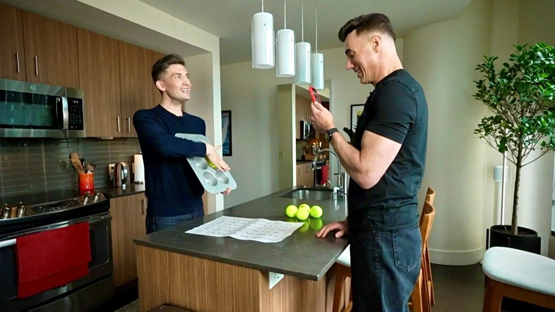 Seattle's 'Matthew & Paul' share their lives on social media | king5.com