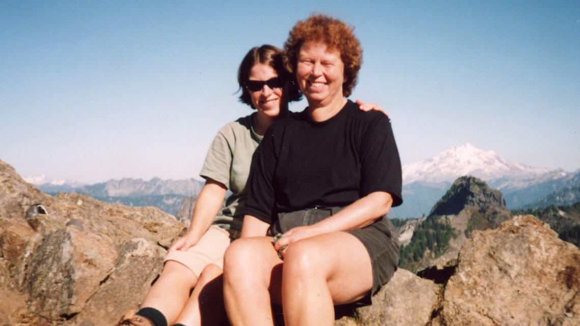 Murders of 2 hikers remain unsolved after 19 years | king5.com