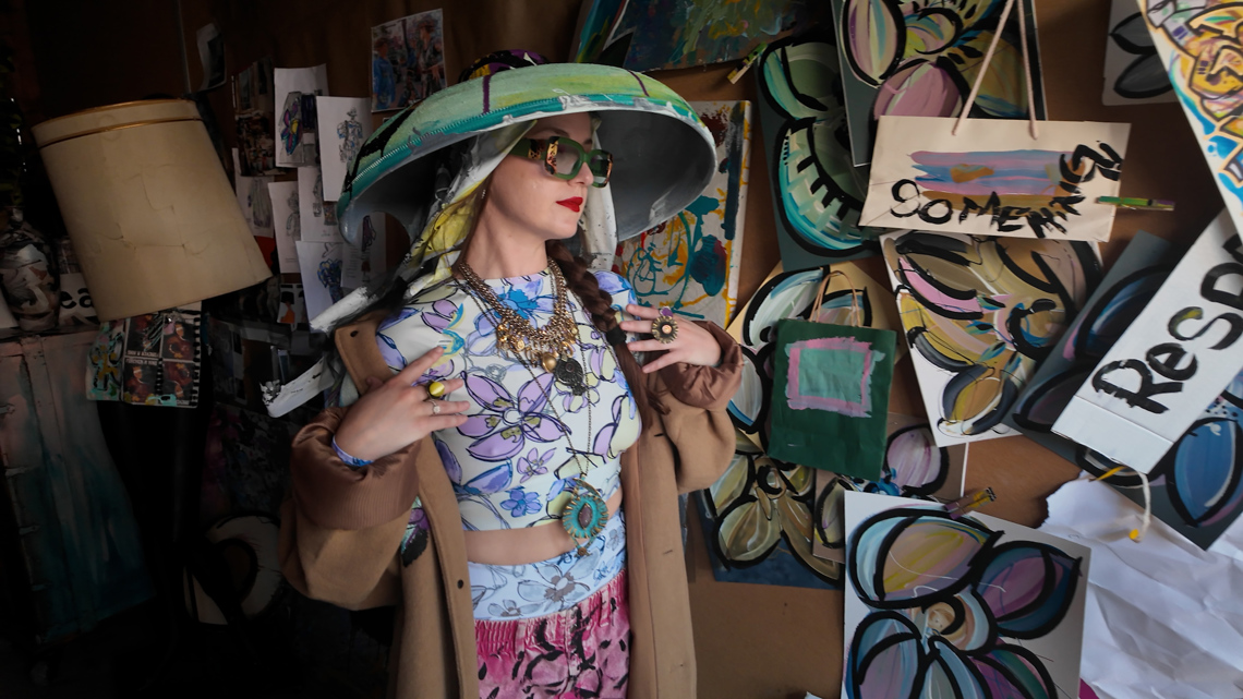 The local artist making a difference one flower at a time | king5.com