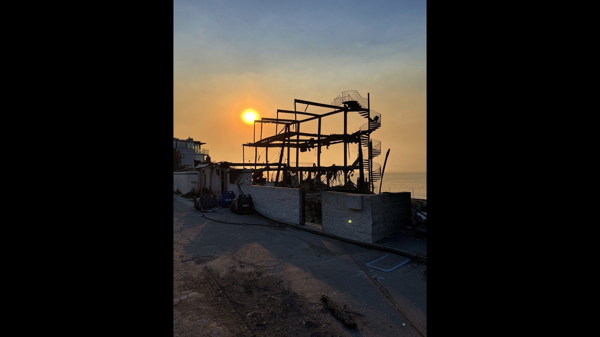'It was a firestorm': Wildfires devastate Malibu neighborhood | king5.com