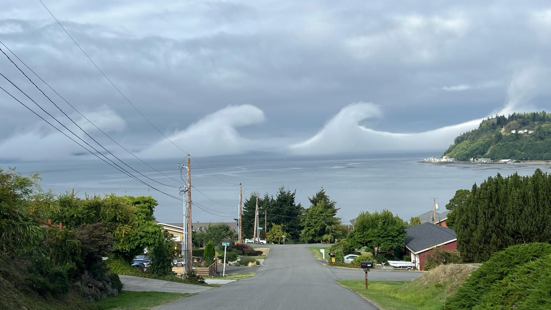 Rare 'wave clouds' seen in Washington | king5.com