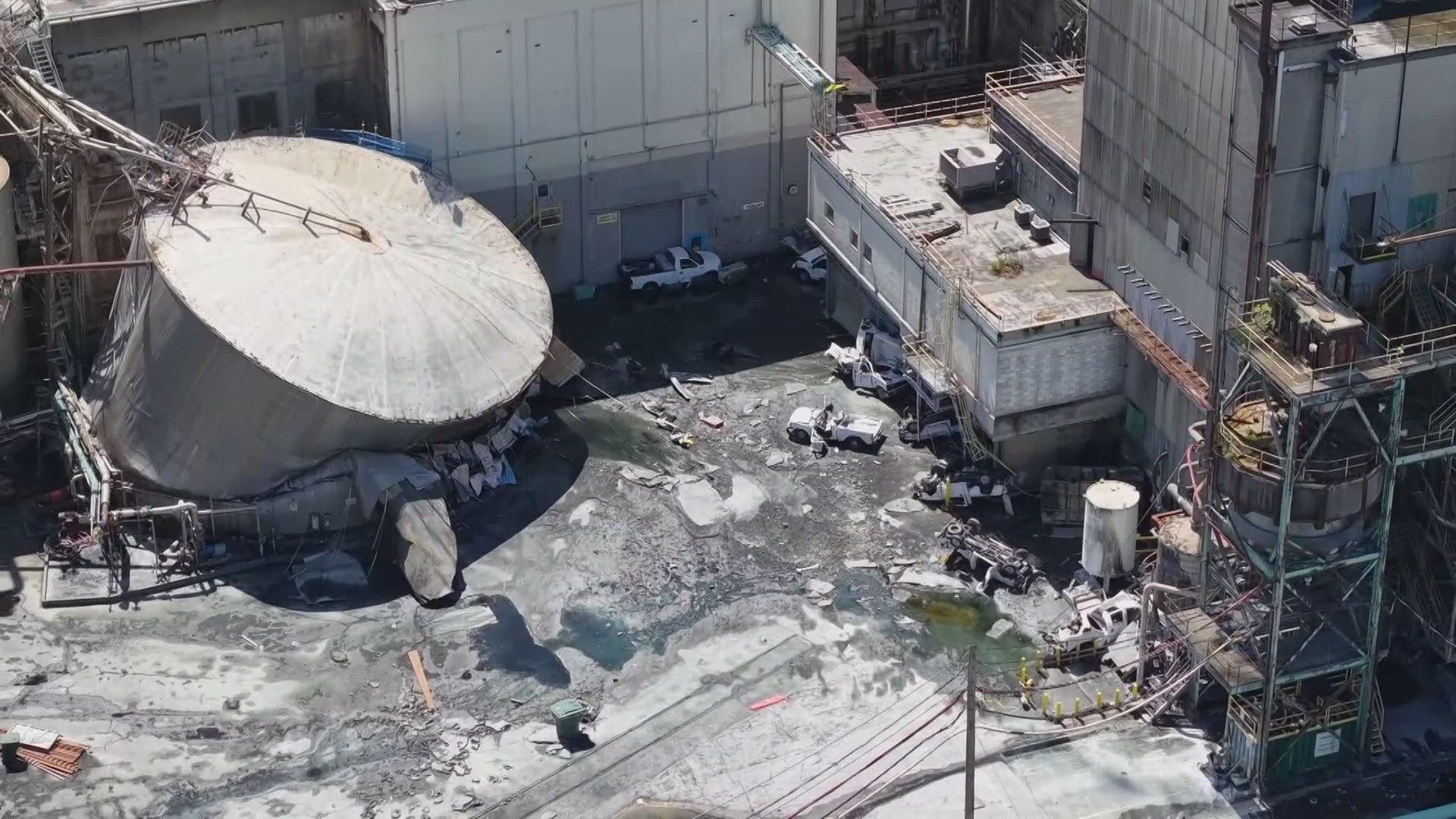 2 dead, 9 missing after tank implosion at Longview paper mill | king5.com