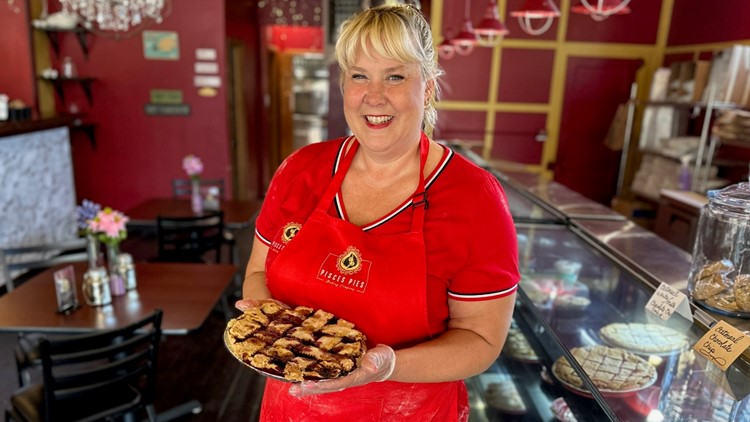 New bakery in Everett lets customers build their own pies | king5.com