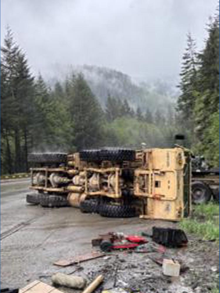 Army vehicle rolls on I-90 near Snoqualmie Pass | king5.com