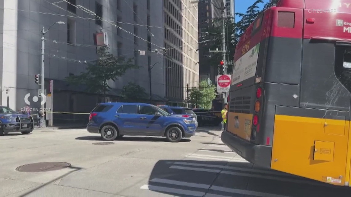 Standoff prompts lockdown at Seattle federal building | king5.com