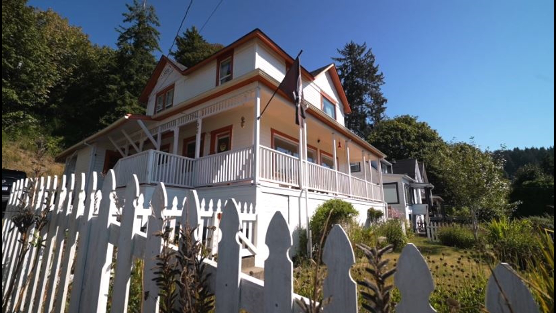 New owners celebrate first year with 'The Goonies' house | king5.com