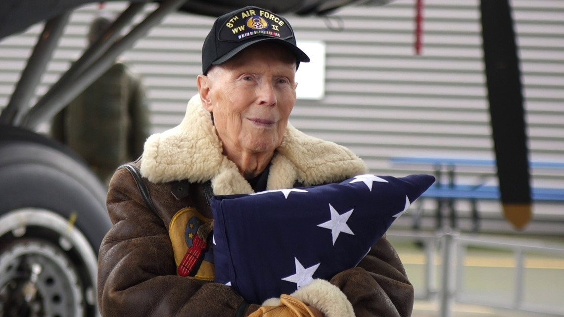 'I don’t feel a day older than I did last night': WWII bomber pilot ...